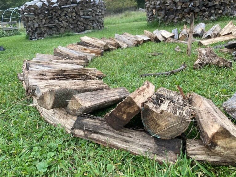 How to Build a Holz Hausen Round Firewood Stack - A Productive Household